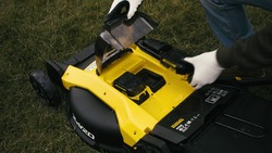 18V STANLEY® FATMAX® V20 51cm Self-propelled Mower | STANLEY